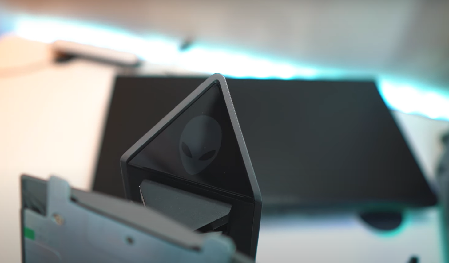 Alienware AW2518Hf Gaming Monitor Review in December 2025 - GamingProfy