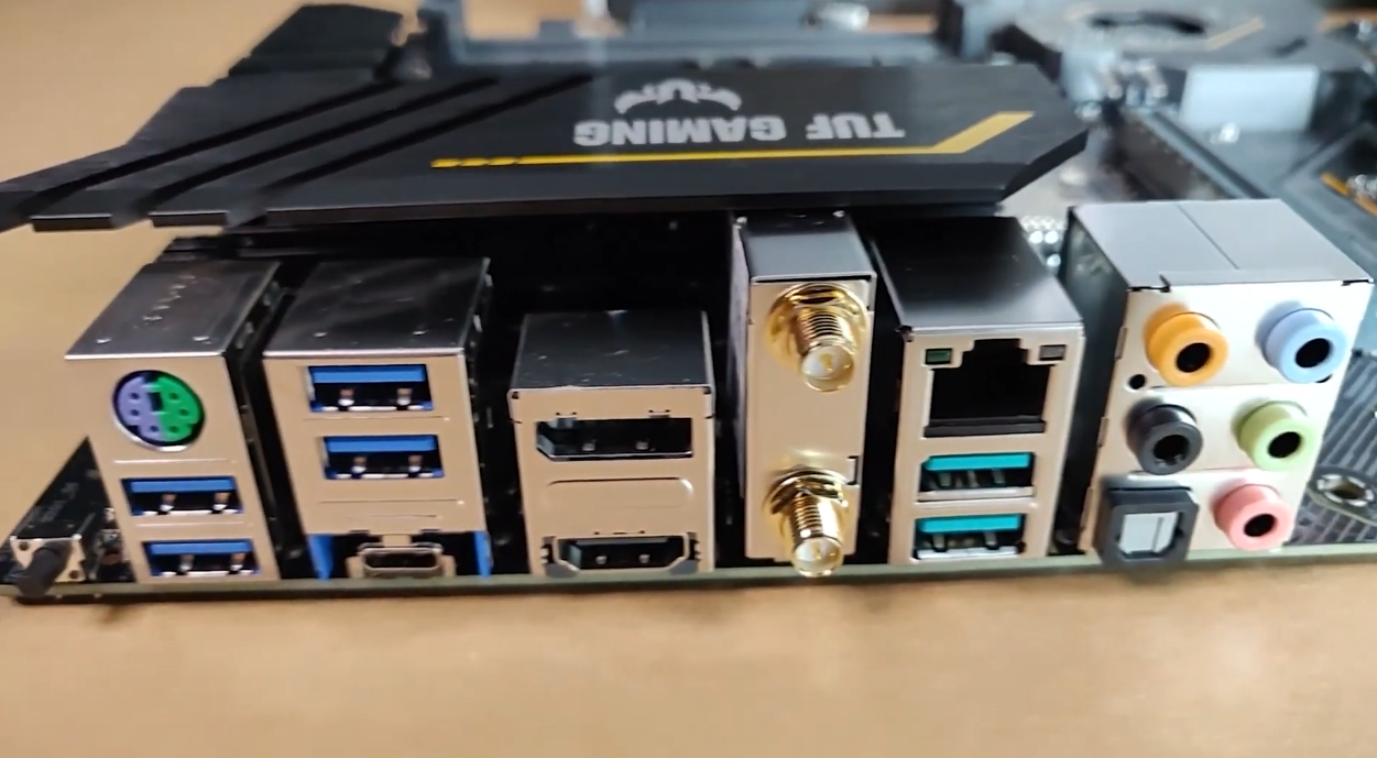 Asus TUF Gaming X570 Pro vs. Plus: What’s the Difference? - GamingProfy