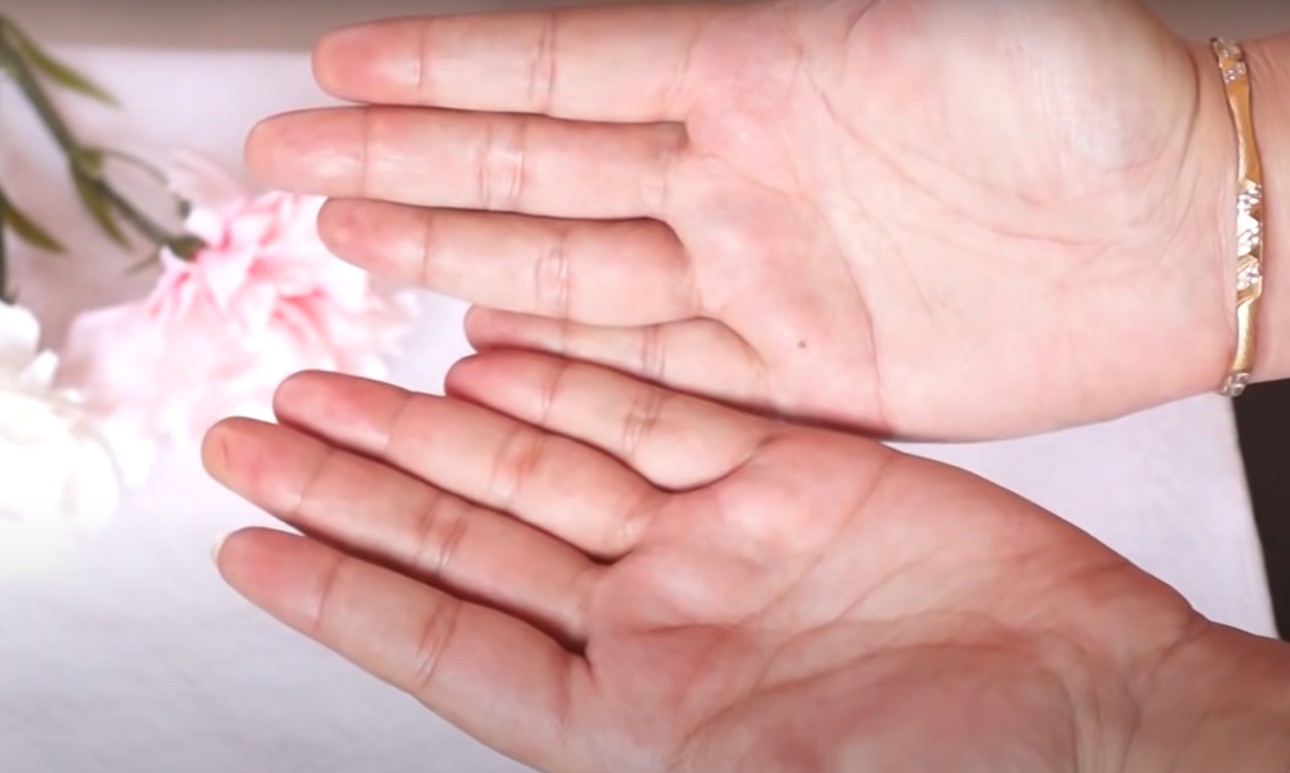 How to Stop Sweaty Hands When Gaming? - GamingProfy